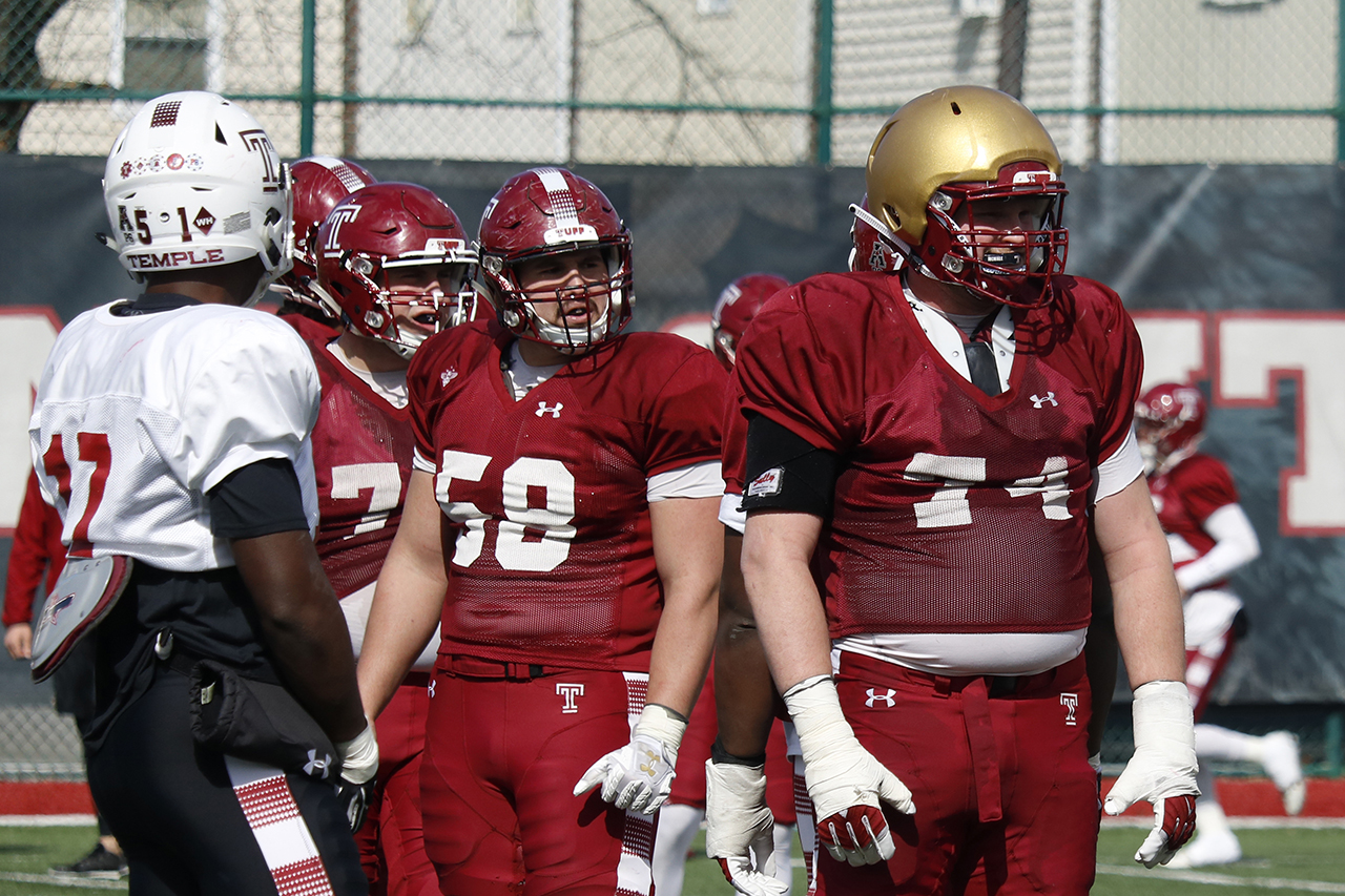 Football players try equipment to reduce head injuries | The Temple News