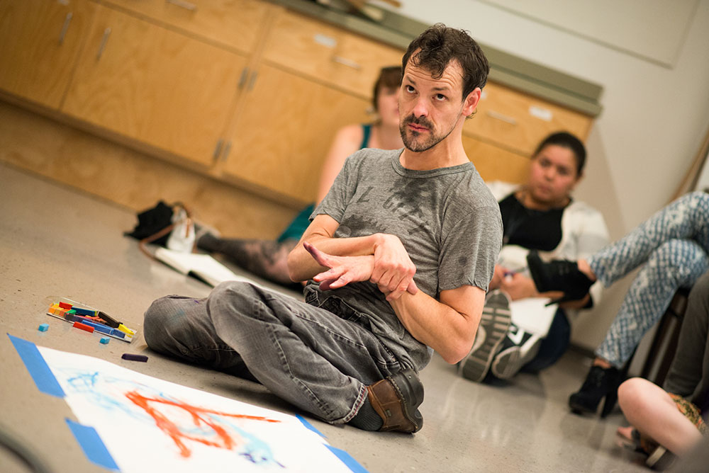 Artist inspires students at Tyler visit | The Temple News