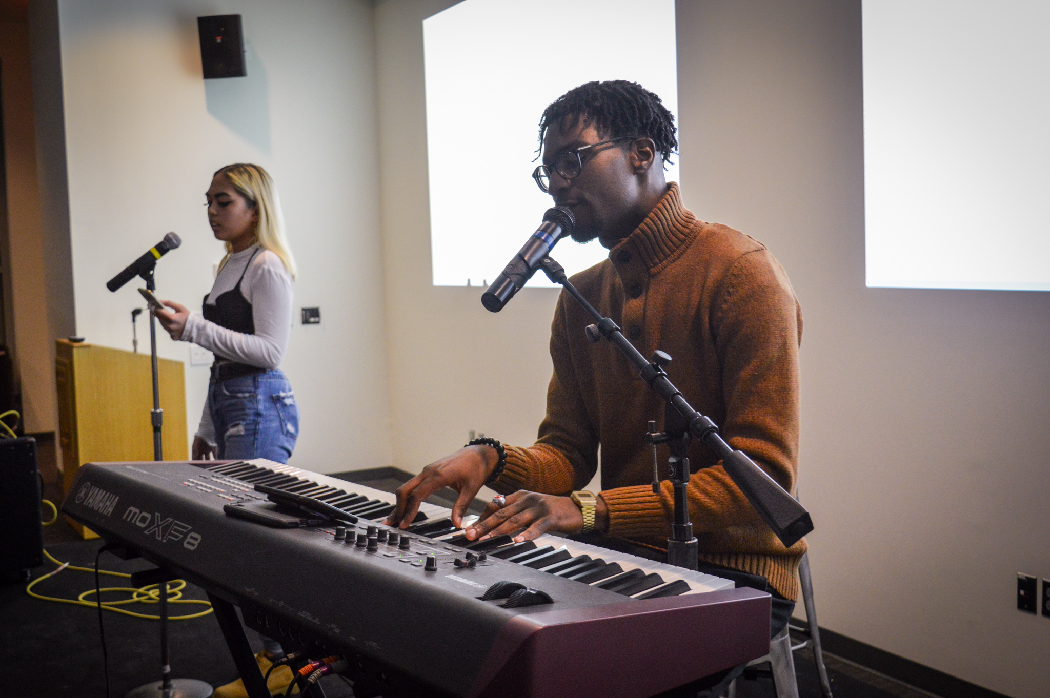 Open mic event allows cultural exchange between students | The Temple News