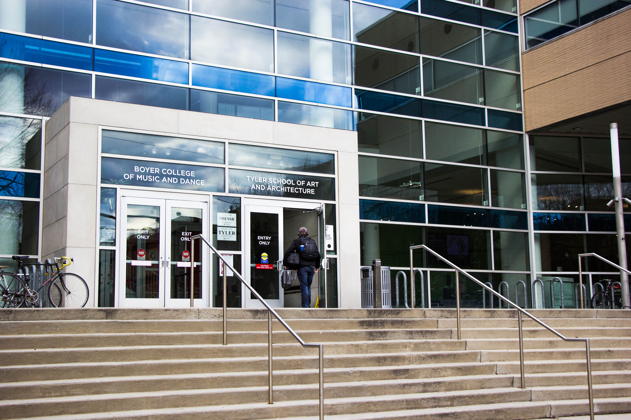 Temple students, faculty await return to classrooms | The Temple News