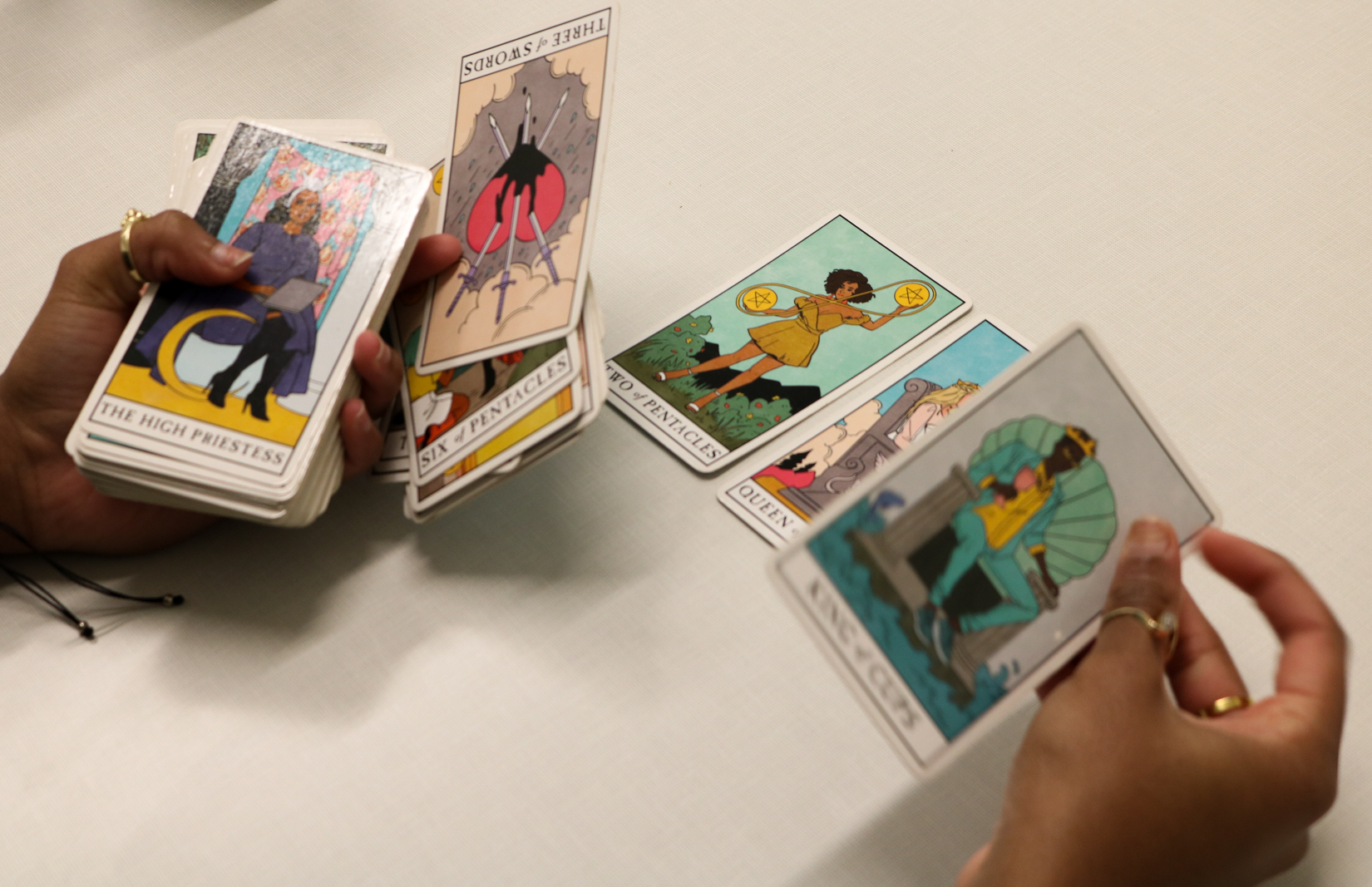 Student finds fulfillment in tarot business | The Temple News