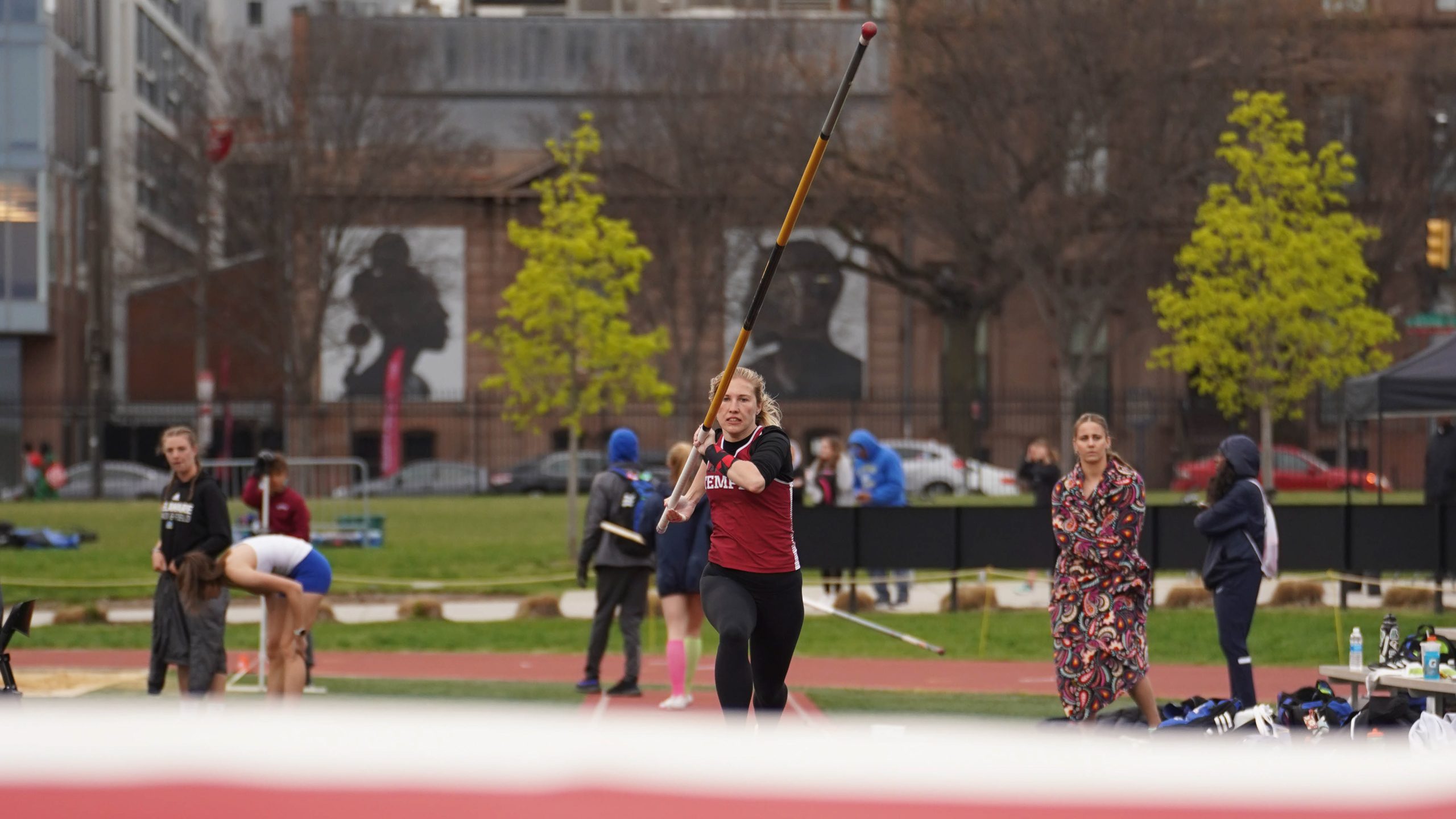 Riches helping to revive Temple’s pole vaulting | The Temple News