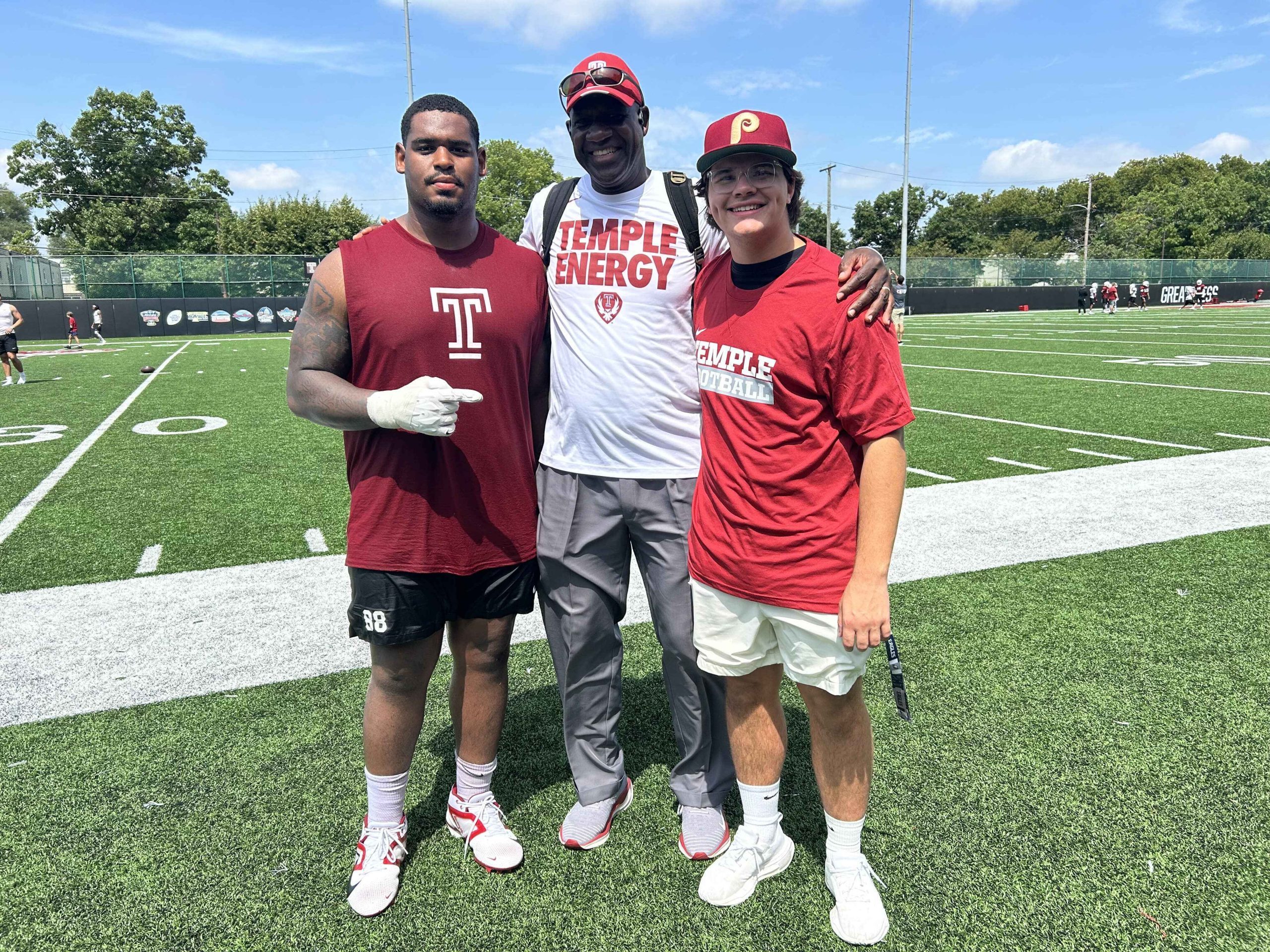 “It’s surreal”: Streamer goes viral playing as Temple Football in video ...