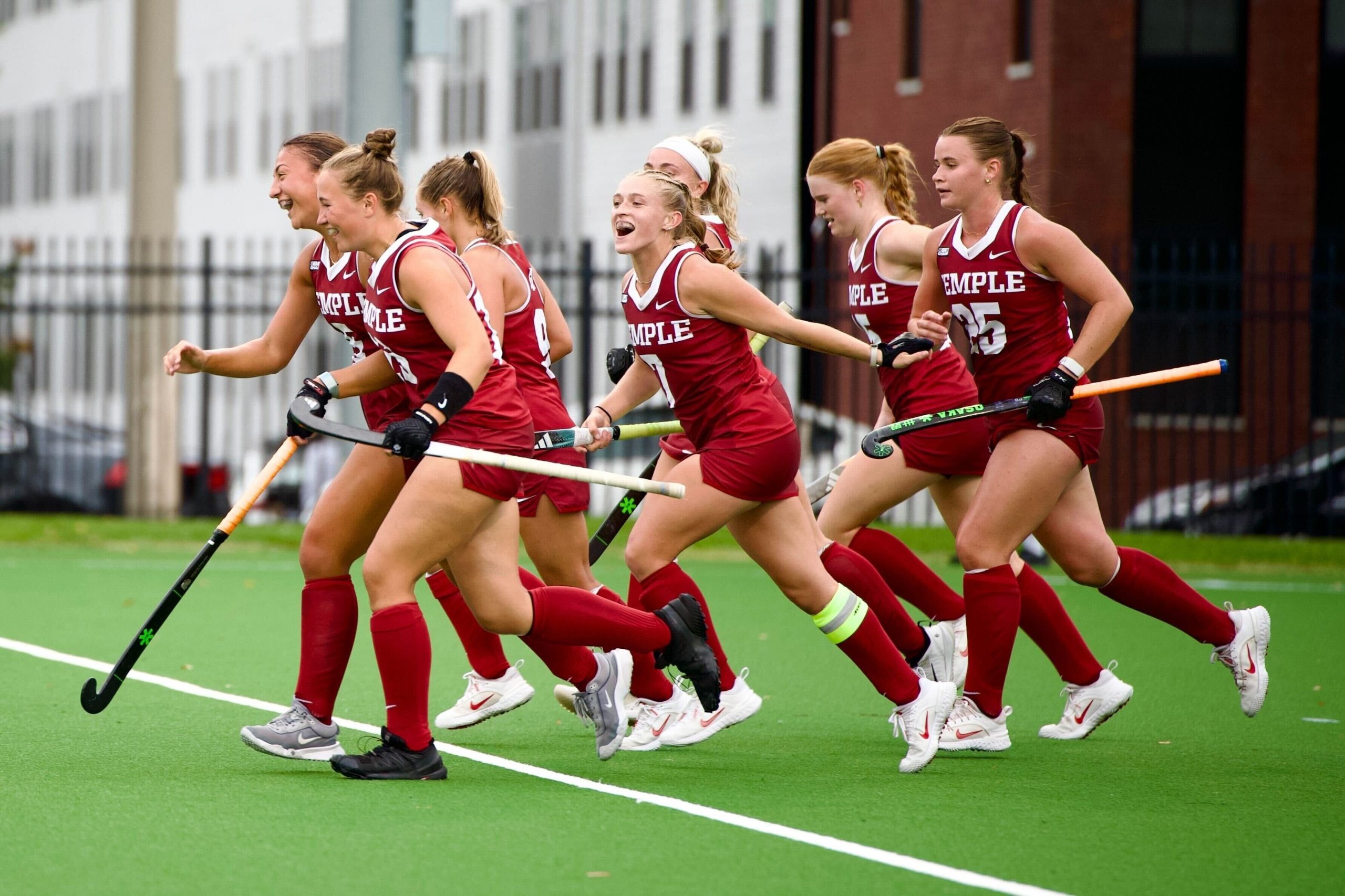 Temple rolls past Queens in season opener | The Temple News