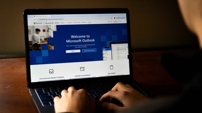 Temple alumni sound off as email access ends | The Temple News