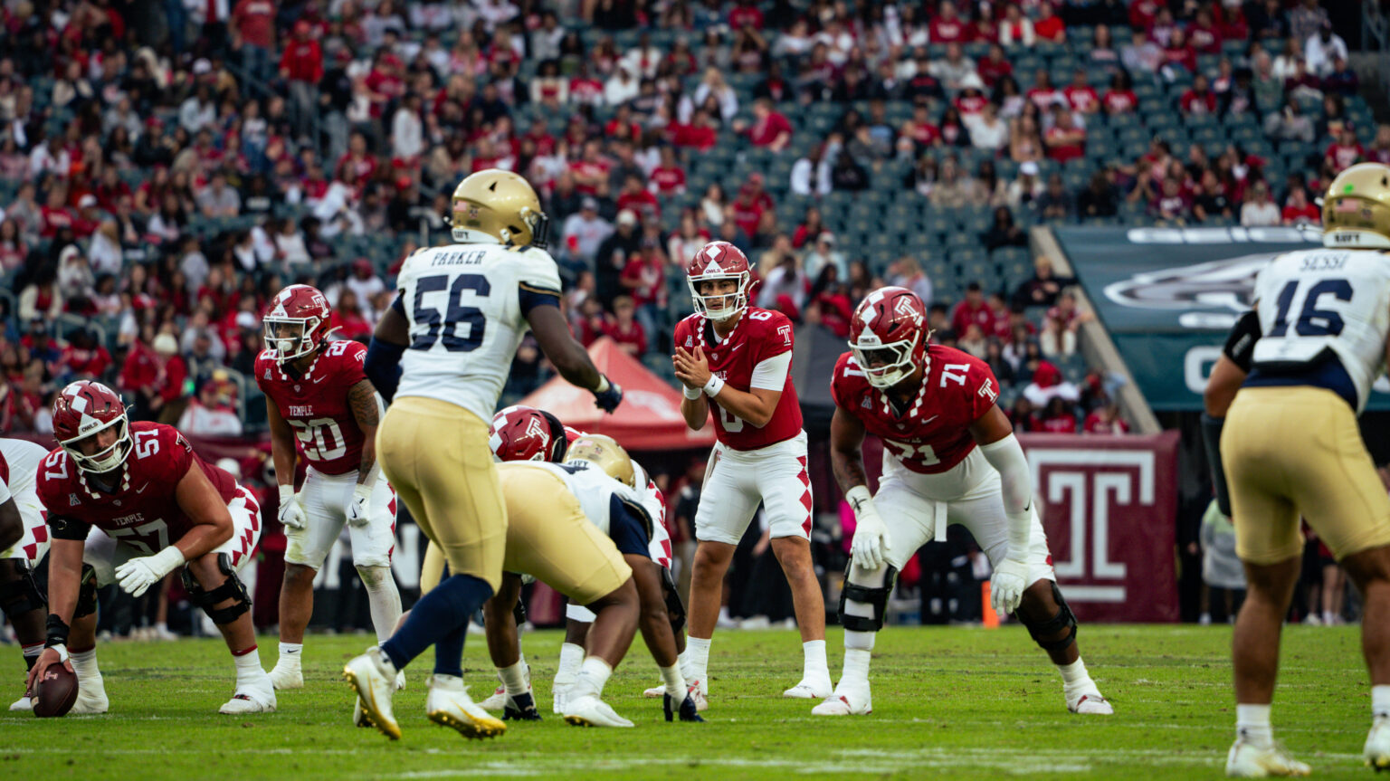Owls stop two-point conversion for overtime win | The Temple News