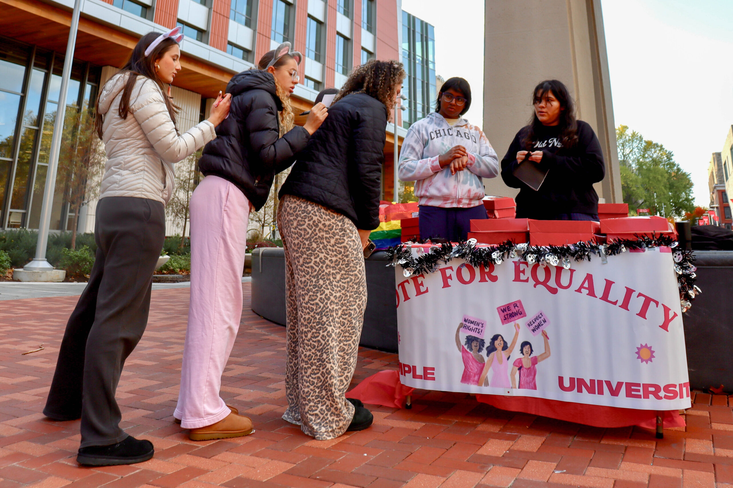 Students raise awareness ahead of Election Day | The Temple News
