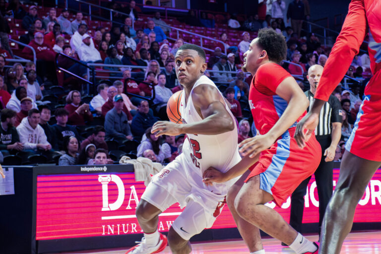 Ford brings invaluable energy in first season with Owls | The Temple News
