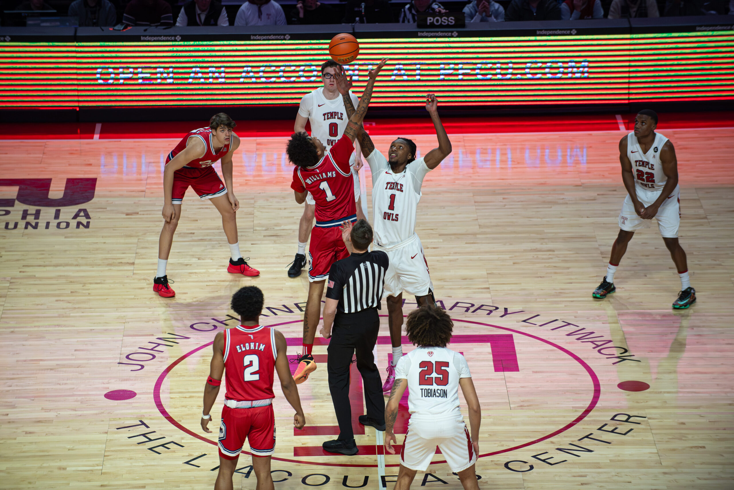 Owls’ close connection guides them through the season | The Temple News