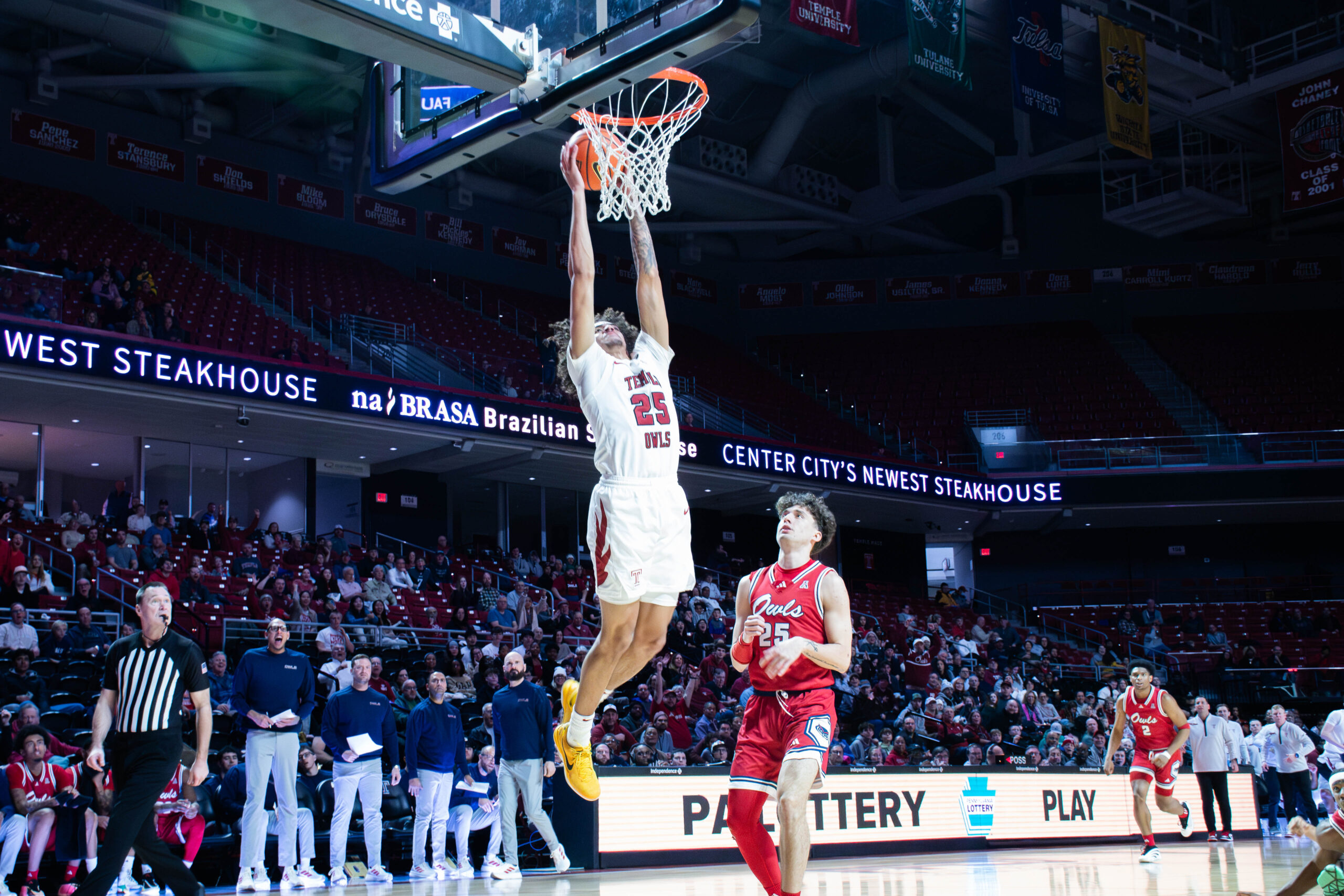 Tobiason’s career-high leads Owls to win | The Temple News